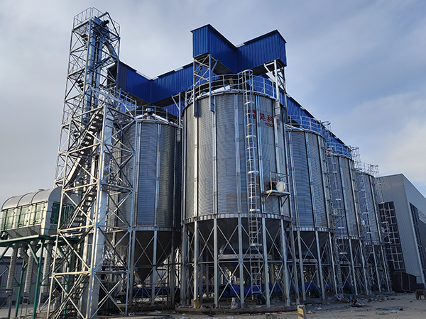 Self Loading Maize Silo - haokebang